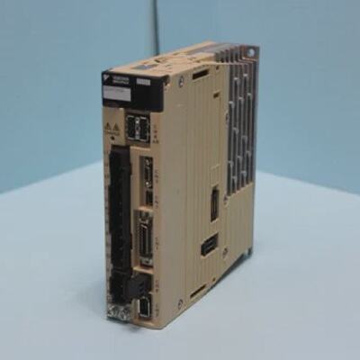 YASKAWA DRIVE SGDVR70A15A 50W Used Free Expedited Shipping