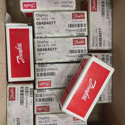 1PC Neu DANFOSS AKUI55 084B4077 12VDC Panel