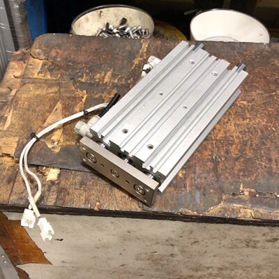 特价SMC-MGPM20-125Z气缸带D-A93磁性开关--议价商品