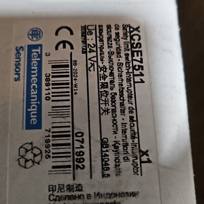 议价XCSE7511安全限位开关实物议价