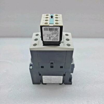 Contattore Siemens 3RT10341BG44  3 Poli  Prodotto In Germani