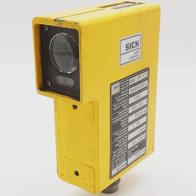 Sick WSU 26111 220240V 4862Hz 5VA range 030m Sicherheitslich