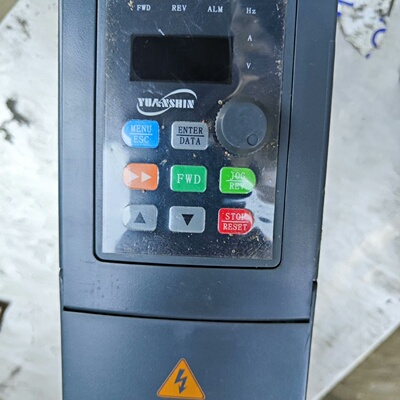 寻I源信的拆机变频器Y30002S0007G0.75