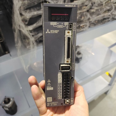 三菱JE伺服电机200w套装MRJE20A脉冲型总线型