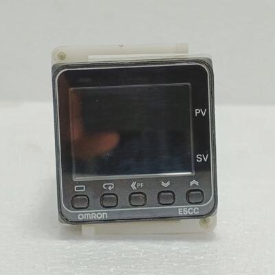 OMRON E5CCCX2DSM800 Digital Temperature Controller 24V Curre