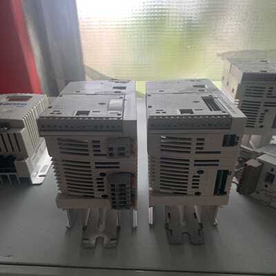 变频器E82EV371-2C0.37KW220V实