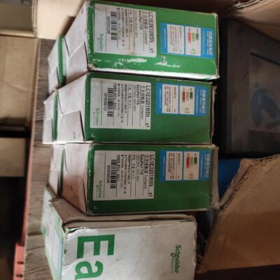 询价LC1E3810M5N共5LC1E3201M5N共3施耐