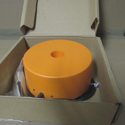 IFM ELECTRONIC INDUCTIV AREA SENSOR SIY3120BPKG 127001 NIB M