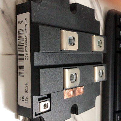 溢价-FZ800R33kF2C末使用边角有点瑕疵便宜处