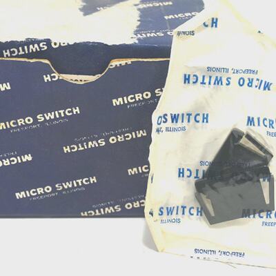 50 Nuovo MICRO SWITCH 2B24 Interruttore a Pulsante