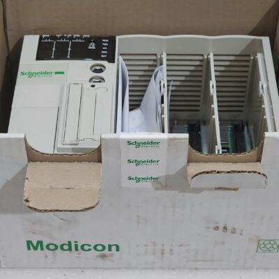 Schneider Electric TSX3722101 TSX 3722 DC Bloc De Processeur