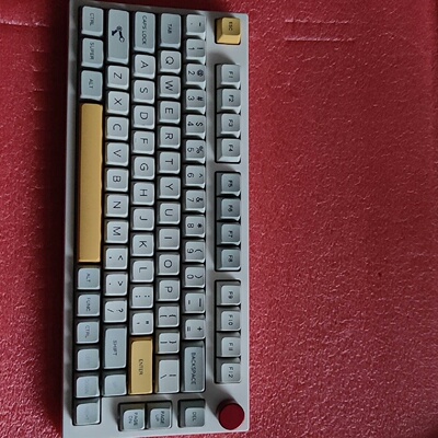 寻《EPOMAKER TH80 PRO 75 Hot Swap