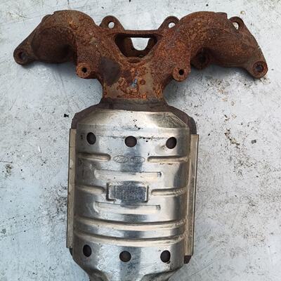议价HyundaiKia Original ThreeWay Catalytic Converter E2c Sej