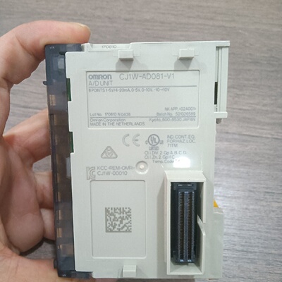 欧姆龙PLC模块CJ1WAD081V1实物如图所示不议价