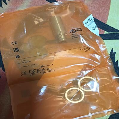 询价~易福门IGS204  一个