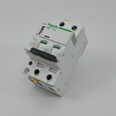 寻XSchneider Electric A9F04216 iC60N C 16A With