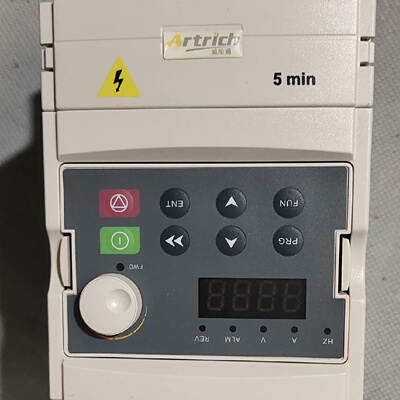 原装Artrich威纶通变频器，型号AR80iL-004-议价