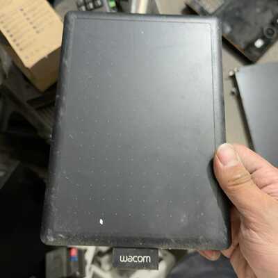 Wacomctl472数位板，成色如图，单板没有笔和其他配-议价