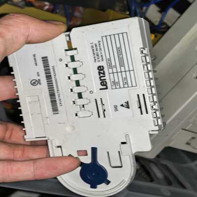 伦茨LENZE9400安全模块E94AYAA，SM0扩展模--议价商品