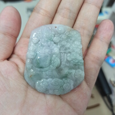 天然翡翠吊坠山水财神牌子飘