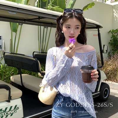 ZY GODDESS-透小心机温柔慵懒风圆领V纹钩花肌理宽松针织衫XW326