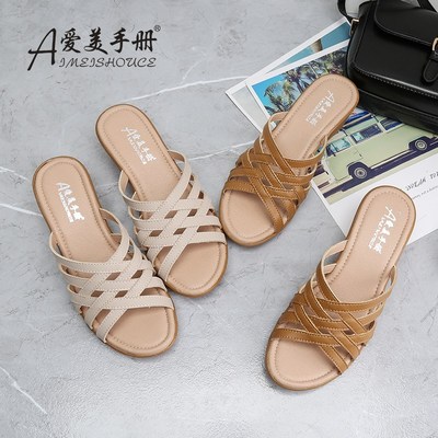 2021新款夏季女鞋平底鞋大码外穿拖鞋女镂空软度坡跟妈妈皮凉拖鞋