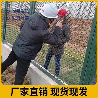 港口保税区钢板网护栏 工厂园区菱形孔护栏 桥梁钢板状防护网围栏