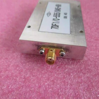 521-587MHz中心频率: 555MHz 带宽:45MHz 射频同轴带通滤波器