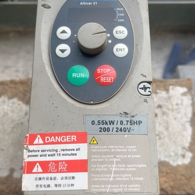 施奈德变频器atv31h055m2a,220v,0.55kw