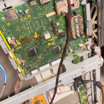 TH-P42S10C主板TNPH0784 EC 1A屏MC117F18T12