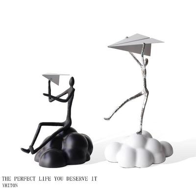 现代抽象雕塑玩飞机人物摆件样板房客厅电视柜玄关书房家居艺术品