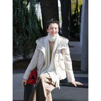 玖姿安娜蔻休闲通勤减龄连帽短款发热鹅绒羽绒服女2025冬季新款