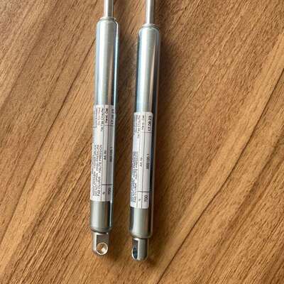 Hahn-Gasfedern G 08 19 0100 1 0300 AU19 AB11 00700N 气弹簧