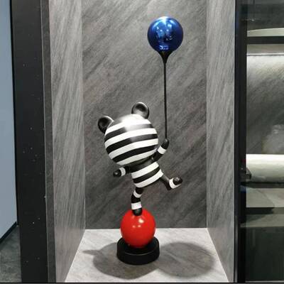 0111卡现代简约网红熊摆件客厅电视柜关通气玄技球杂熊落地雕塑装
