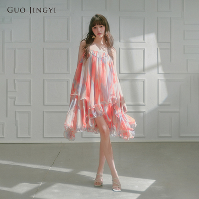 GUO JINGYI2025春夏新品少女风晚霞晕染雪纺吊带波浪裙连衣裙女