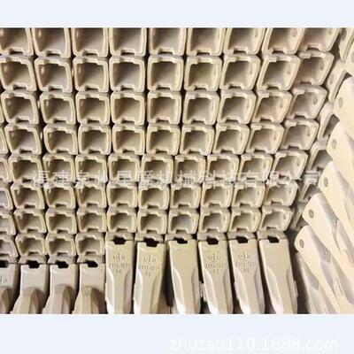 泉州 挖掘机四轮一带 支重轮 引导轮 驱动轮 斗齿 2713-1219RC