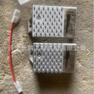 山推SD32推土机配件直供终端：02213-22094t暖风机插线板