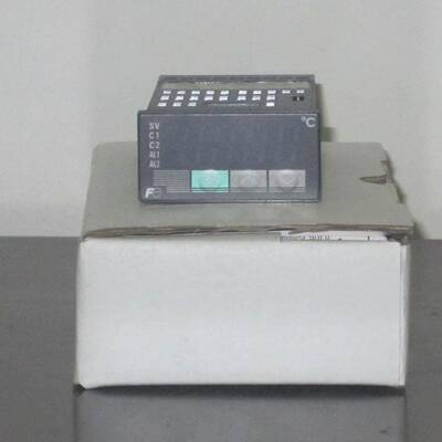 原装富士温控表PXR3TCY1-8V000-A保修一年