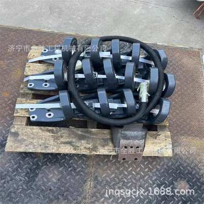 PC200-8挖掘机发动机支座20Y-01-41180 软管07098-00622