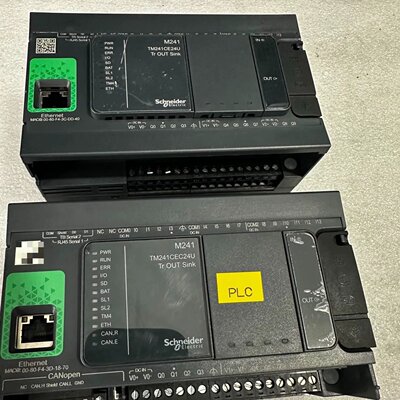 议价PLC TM241CE24U 实图成色新 正面贴膜都在可维修