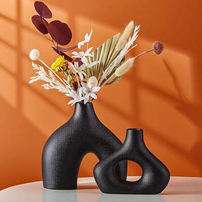 现花代简约创意陶白色家居客瓶厅瓷电视柜装饰摆件花器办公URN桌