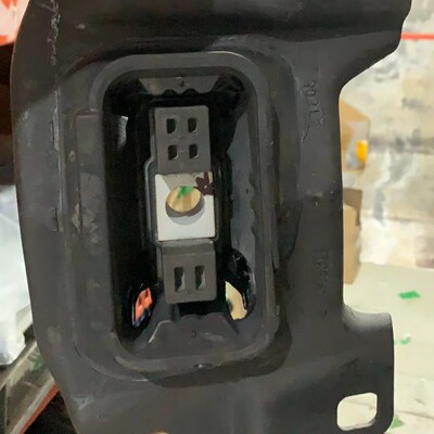 福睿斯波箱顶胶自动JD817M121GA