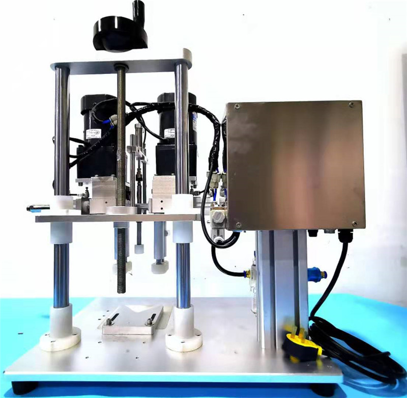 GKP-80半自动旋盖机拧紧器玻璃塑料瓶锁盖机小型鸭嘴盖拧盖机现货