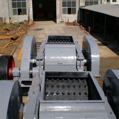 对辊制砂破碎机性能稳定规格多样2PG700×400对辊制砂破碎机
