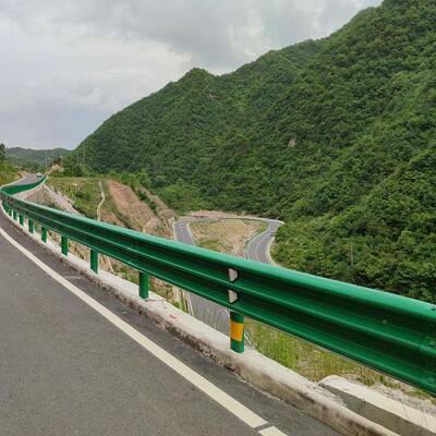 高速公路防撞波纹形护NBY拦板安热镀锌波形梁钢板乡村喷塑板波护