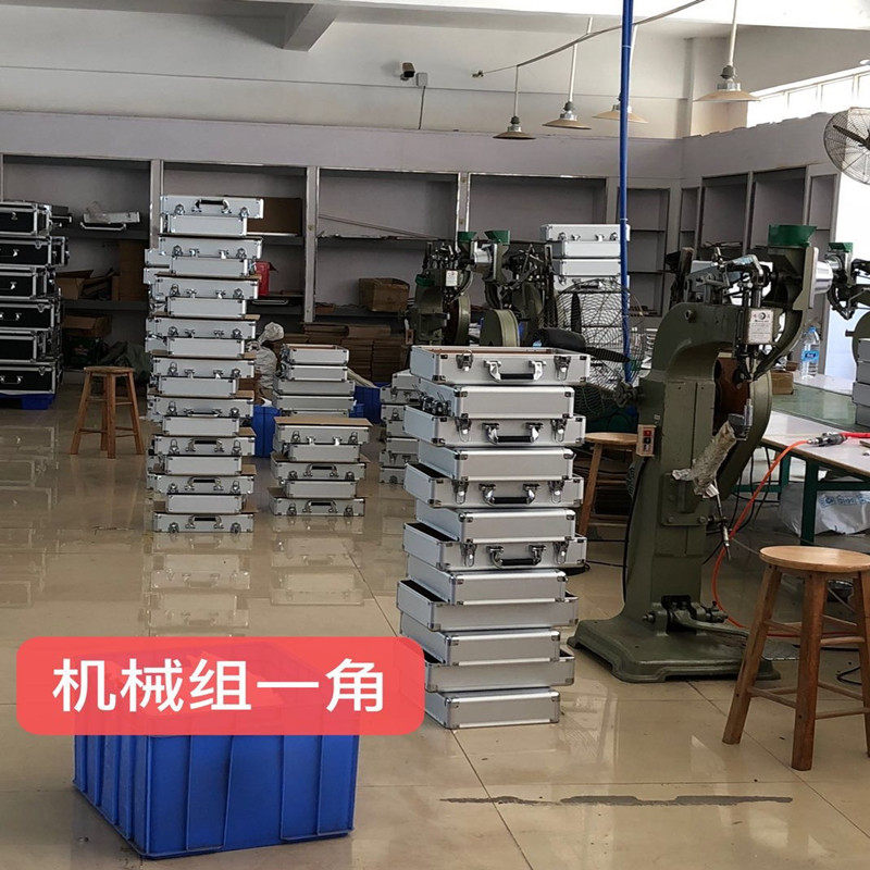 大号加强型铝合金拉杆工具箱家具维修 加厚带轮手拉式五金设备箱