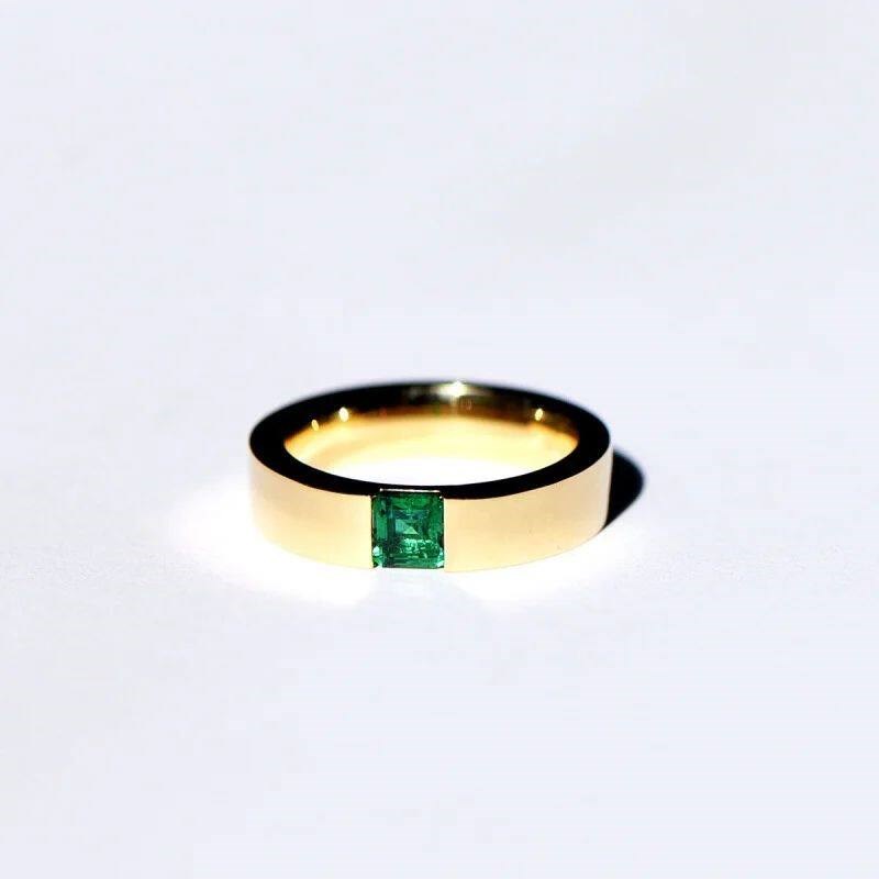 Luxury Exquisite Dazzling Gemstone Emerald Ring for Women Go