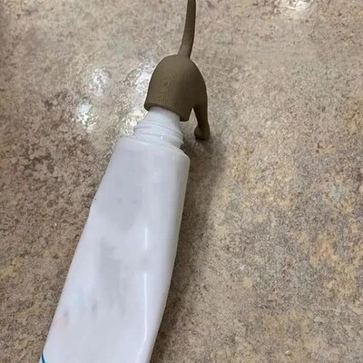 Pooping Dog Butt Toothpaste Topper便便狗牙膏礼帽创意挤牙膏器