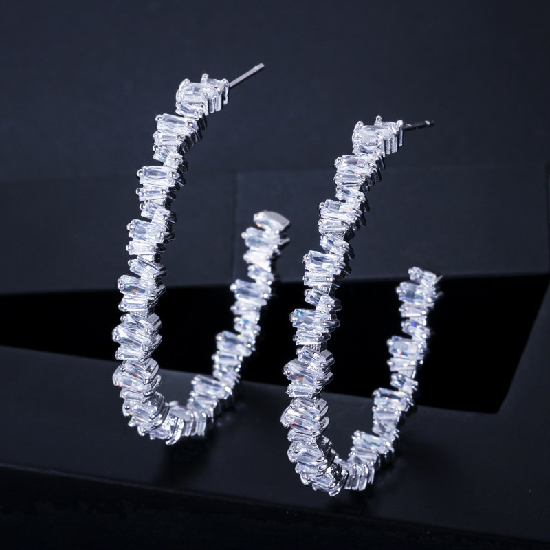 ThreeGraces Shiny Irregular Baguette CZ Crystal Big Rose Gol
