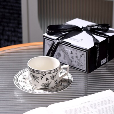 Ins  And White Small ffee Pot With Cups And Saucers Ink Styl